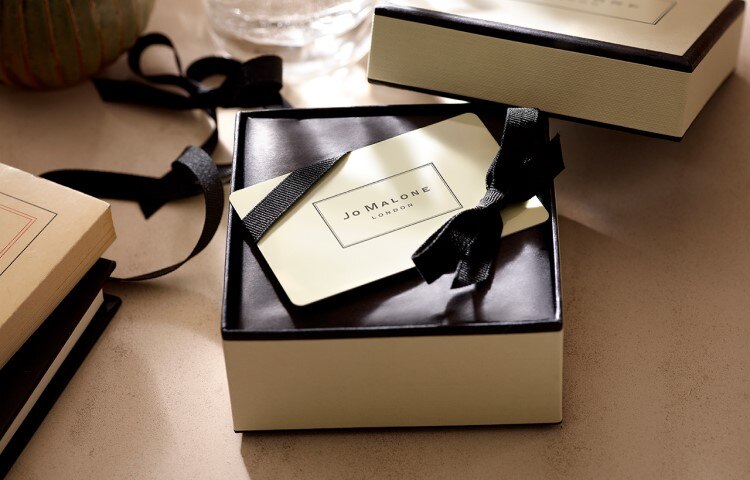 JO MALONE- MYSTERY GIFT BOX - Competition Fox